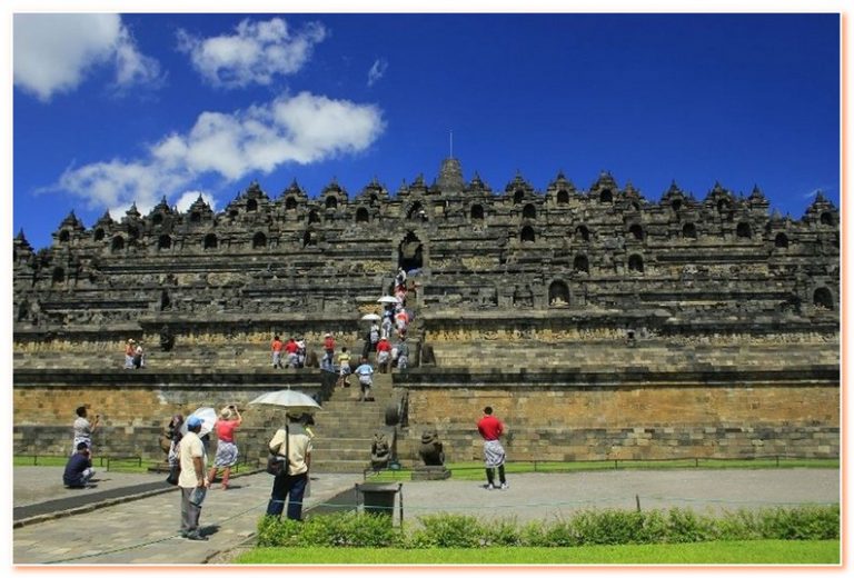 Borobudur Temple Largest Buddhist temple - Java Heritage Tour